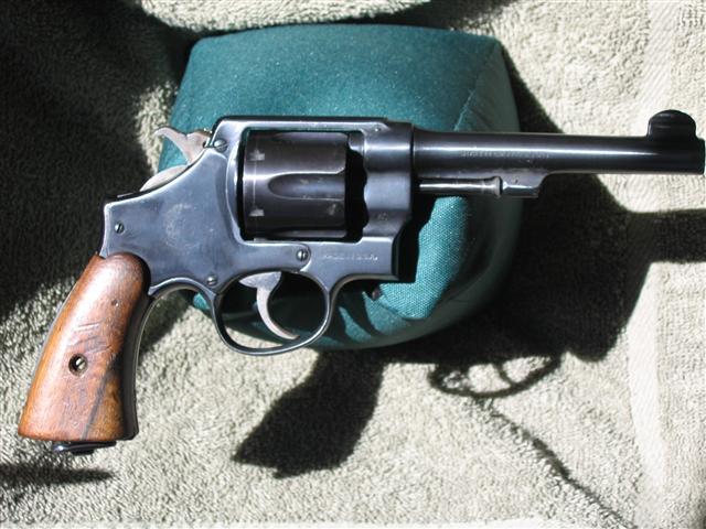 Revolver vs. Automatic | Azweaponcraftprepper