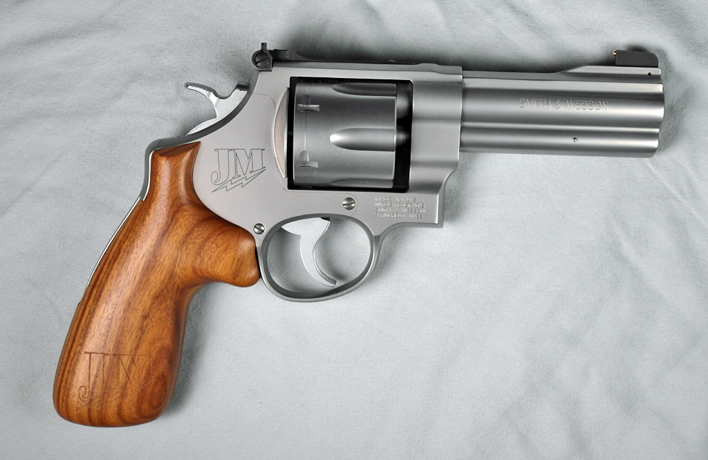 Revolver vs. Automatic | Azweaponcraftprepper